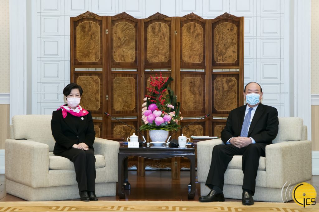 The Chief Executive, Mr Ho Iat Seng, meets with the Chairwoman of the ...