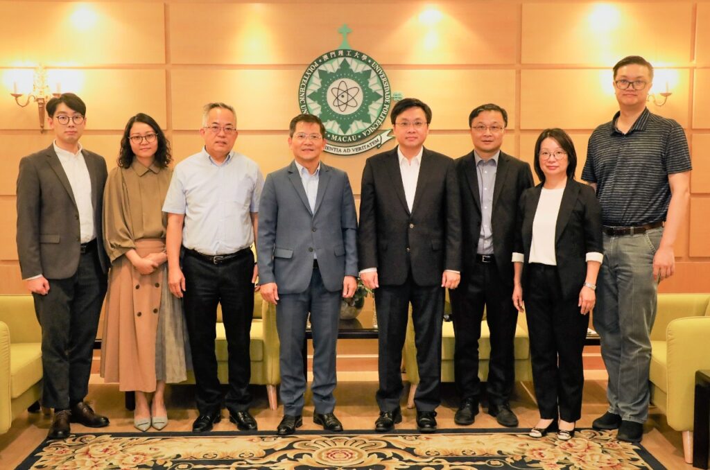 Delegation from the Administrative Committee of the Science and Technology Development Fund ...